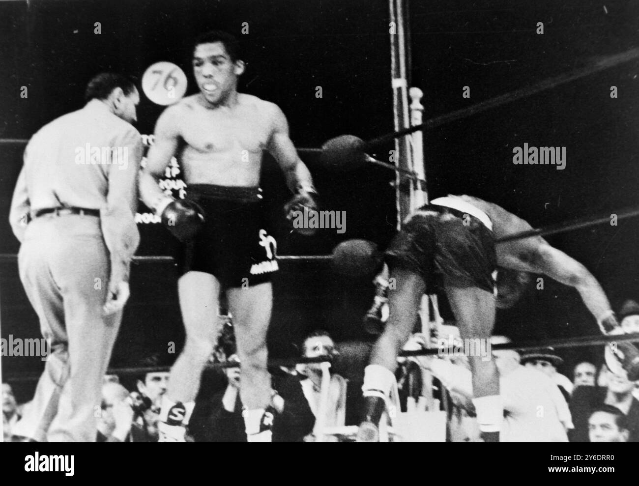 BOXING FEATHERWEIGHT WORLD TITLE DAVEY MOORE WITH SUGAR RAMOS IN LOS ANGELES ; 22 MARCH 1963 ...