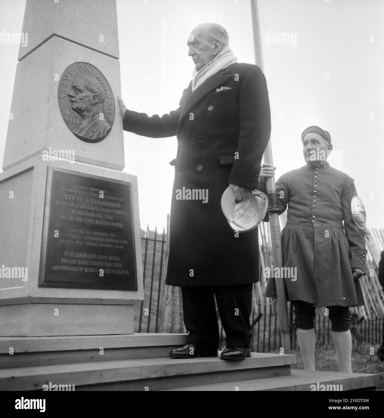 LORD BRUCE OF MELBOURNE UNVEILING MEMORIAL TO AUSTRALIAN OARSMAN IN ...