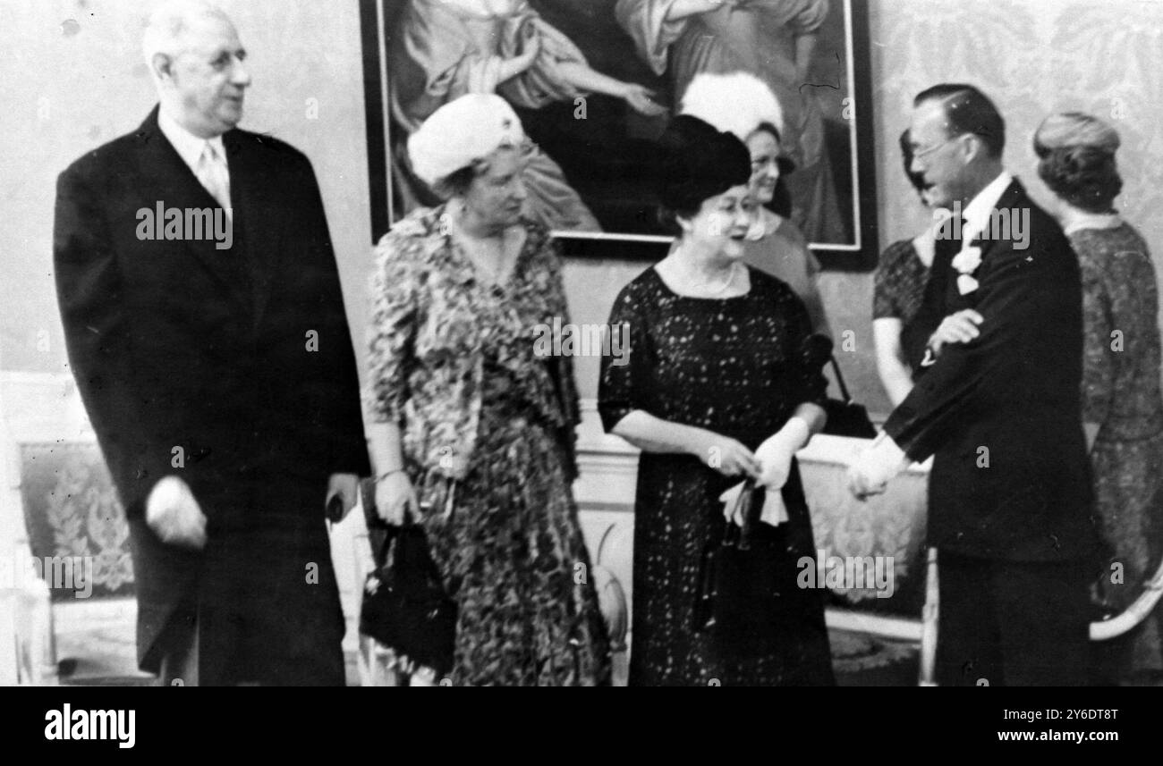QUEEN JULIANA AND PRINCE BERNHARD WITH FRENCH PRESIDENT CHARLES DE ...