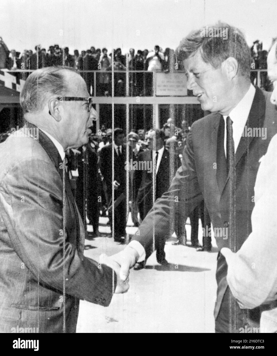 US AMERICAN PRESIDENTIDENT JOHN F KENNEDY JFK WITH PRESIDENT FRANCISCO ...