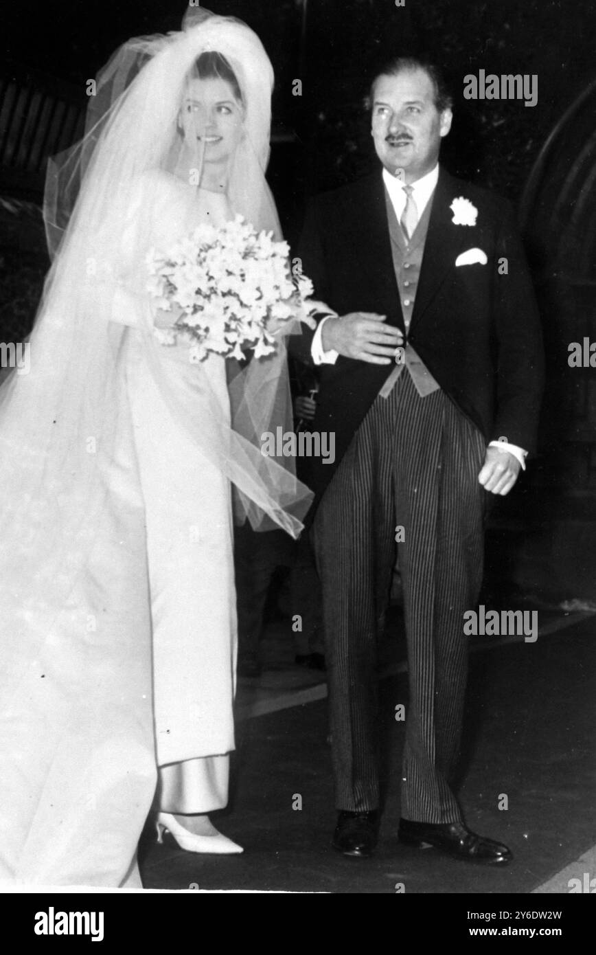WEDDINGS MIRANDA SMILEY POSES ON ARM OF HER FATHER MAJOR MICHAEL SMILEY ...