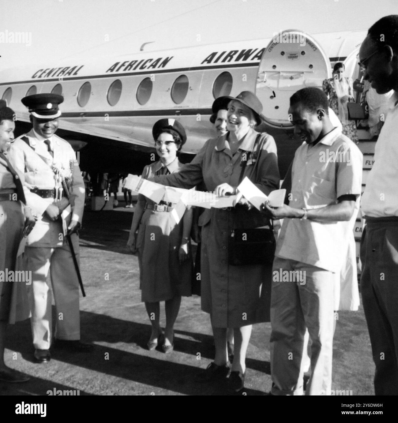 LADY BADEN POWELL - WORLD CHIEF GUIDE IN TANGANYIKA / ; 12 MARCH 1963 ...