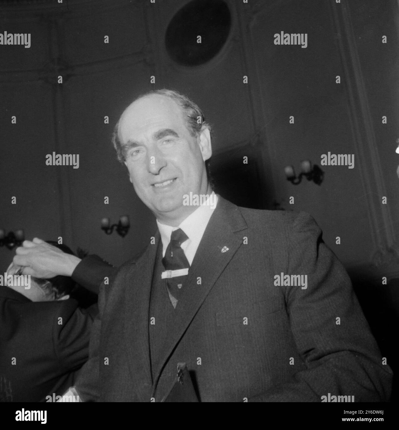 RECEPTIONS SIR ALFRED OWEN PRESENTATION BY RAC ; 12 MARCH 1963 Stock ...