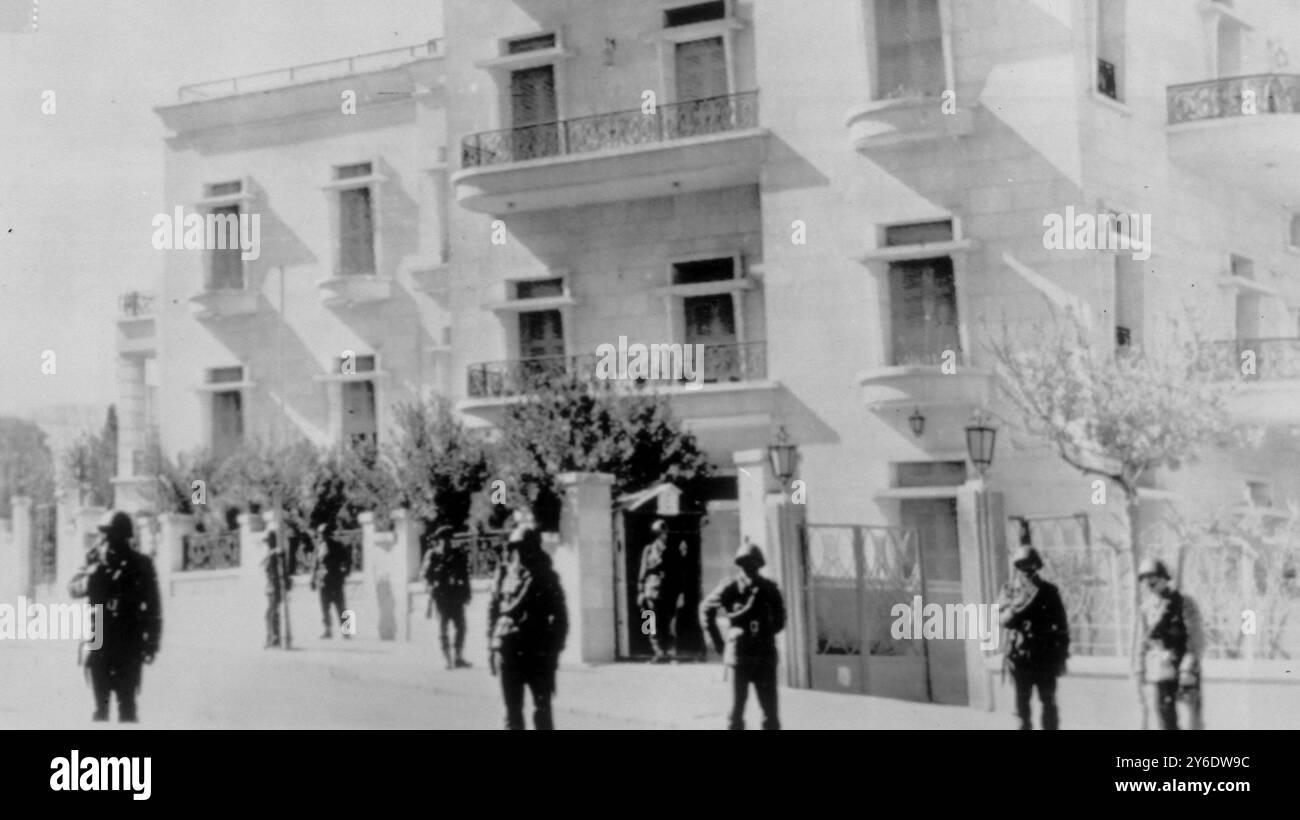 ARMY STREET SCENE IN DAMASCUS - SYRIAN TROOPS GUARD TURKISH EMBASSY ...