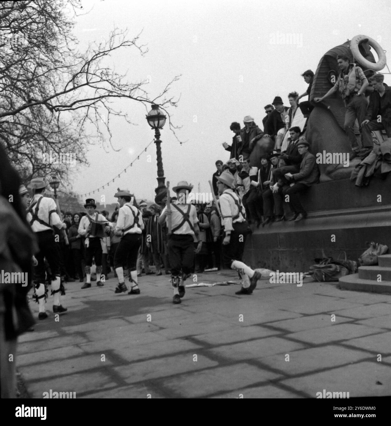 DANCE MORRIS DANCING AT EMBANKMENT IN LONDON ; 6 MARCH 1963 Stock Photo ...