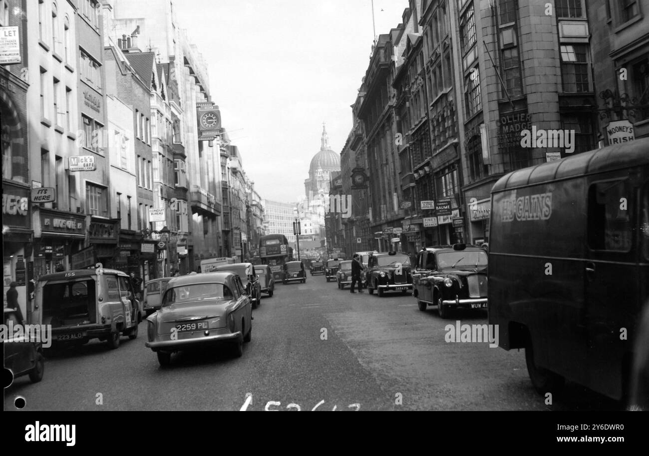 FLEET STREET ST PAULS & LUDGATE CIRCUS LONDON ; 7 MARCH 1963 Stock ...