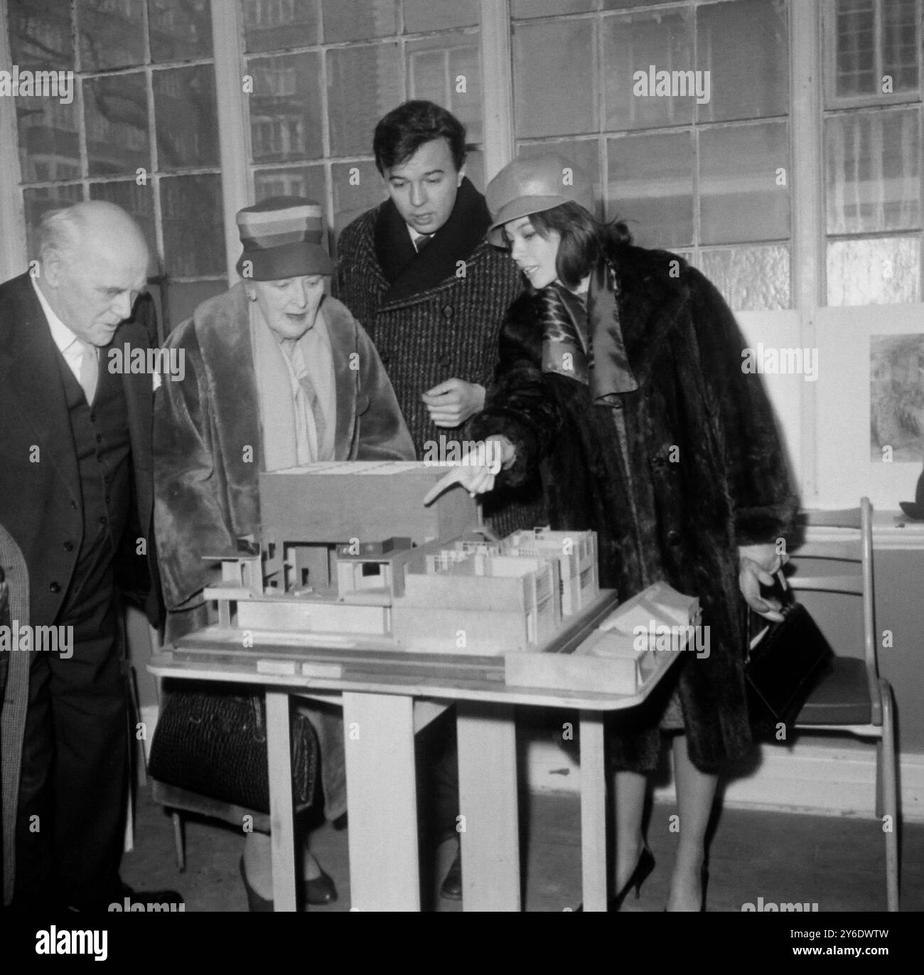 5 MARCH 1963 SIR LEWIS CASSON, HIS WIFE SYBIL THORNDIKE, DIRECTOR PETER ...