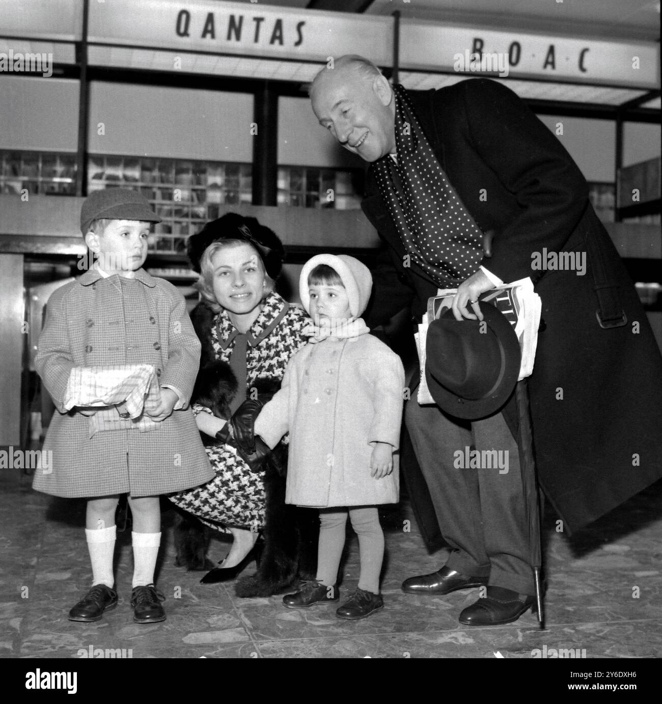 ACTOR WILFRED HYDE WHITE WITH WIFE AND CHILDREN AT LONDON AIRPORT ...