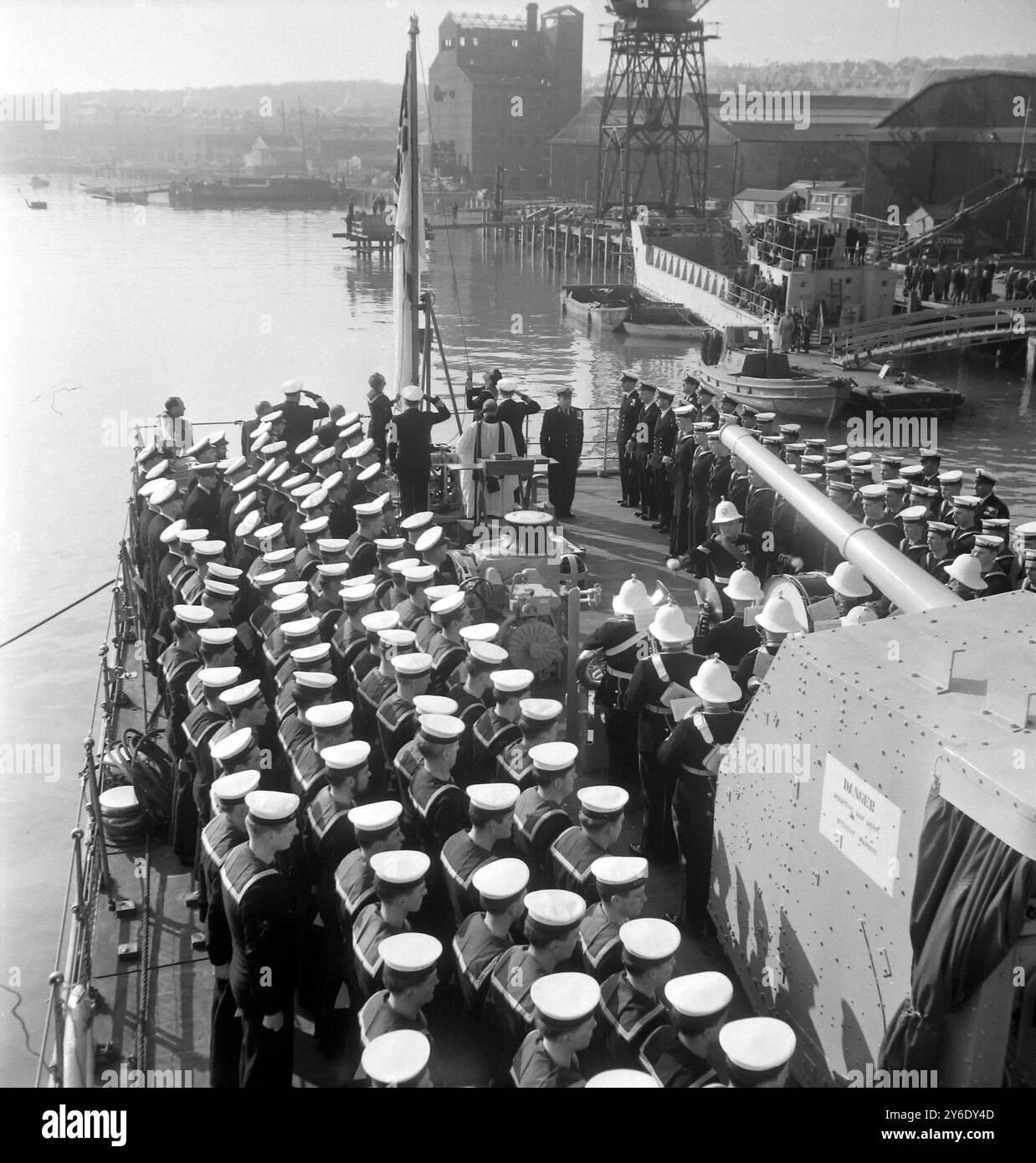 Hms eskimo hi-res stock photography and images - Alamy