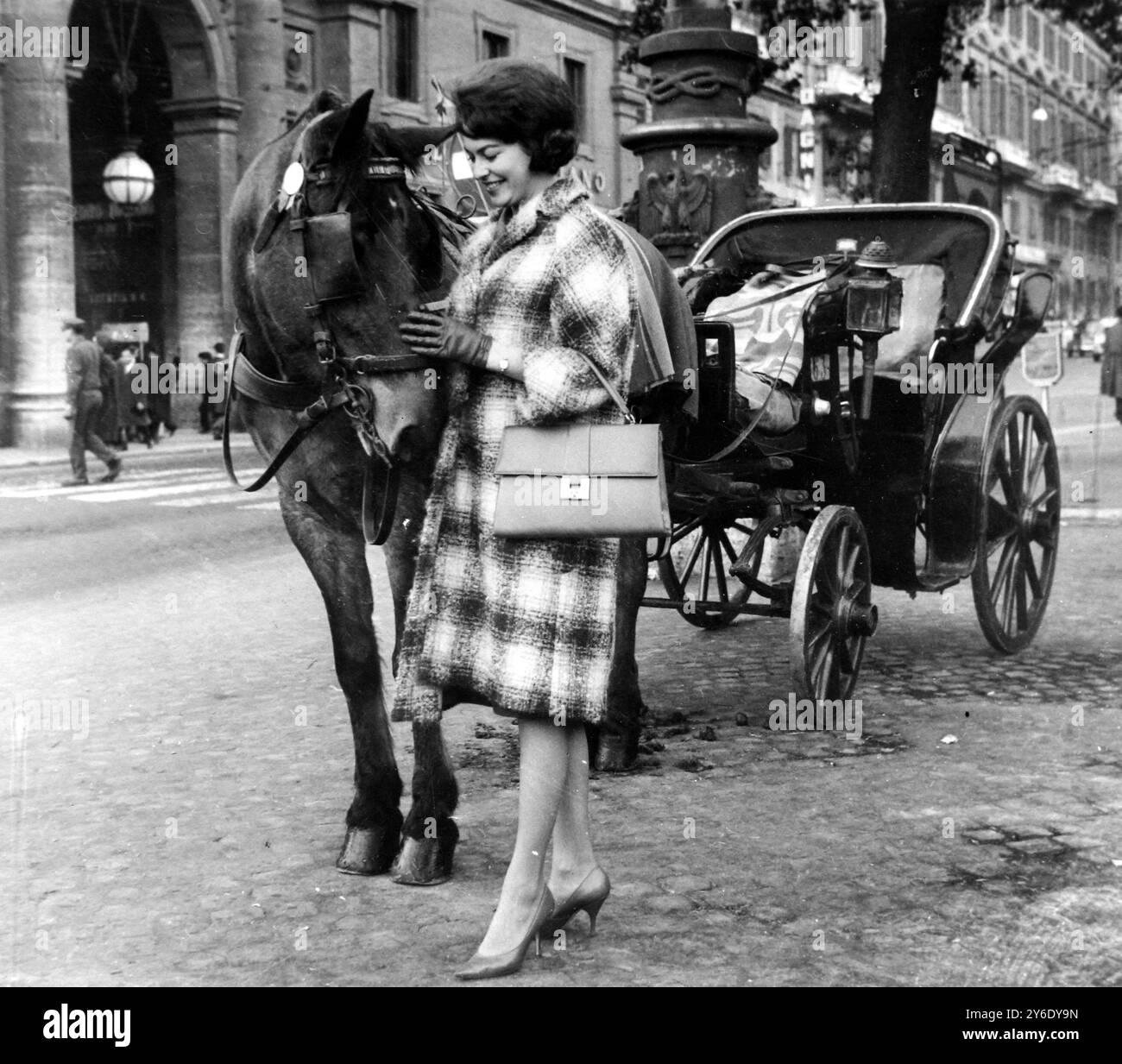 MISS AUSTRALIA TRICIA RESCHKE IN ROME HORSE DRAWN CARRIAGE / ; 19 ...