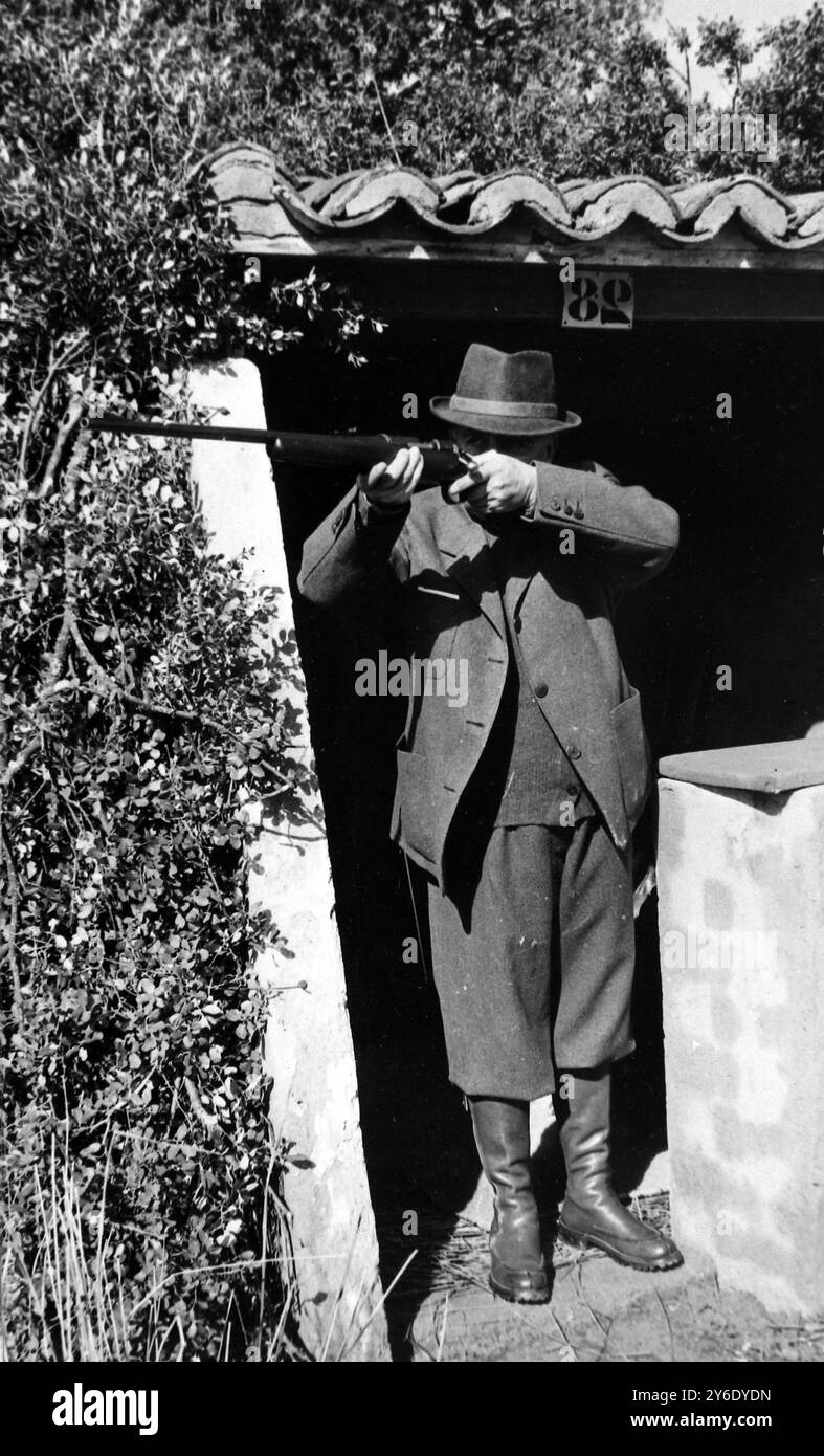 GENERALISSIMO FRANCO HUNTING WITH RIFLE IN MADRID / ; 16 FEBRUARY 1963 ...