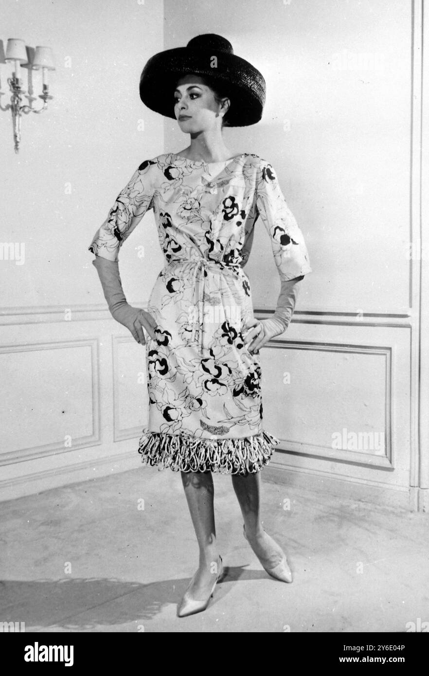 FASHION LAROCHE GUY DRESS ; 11 FEBRUARY 1963 Stock Photo - Alamy
