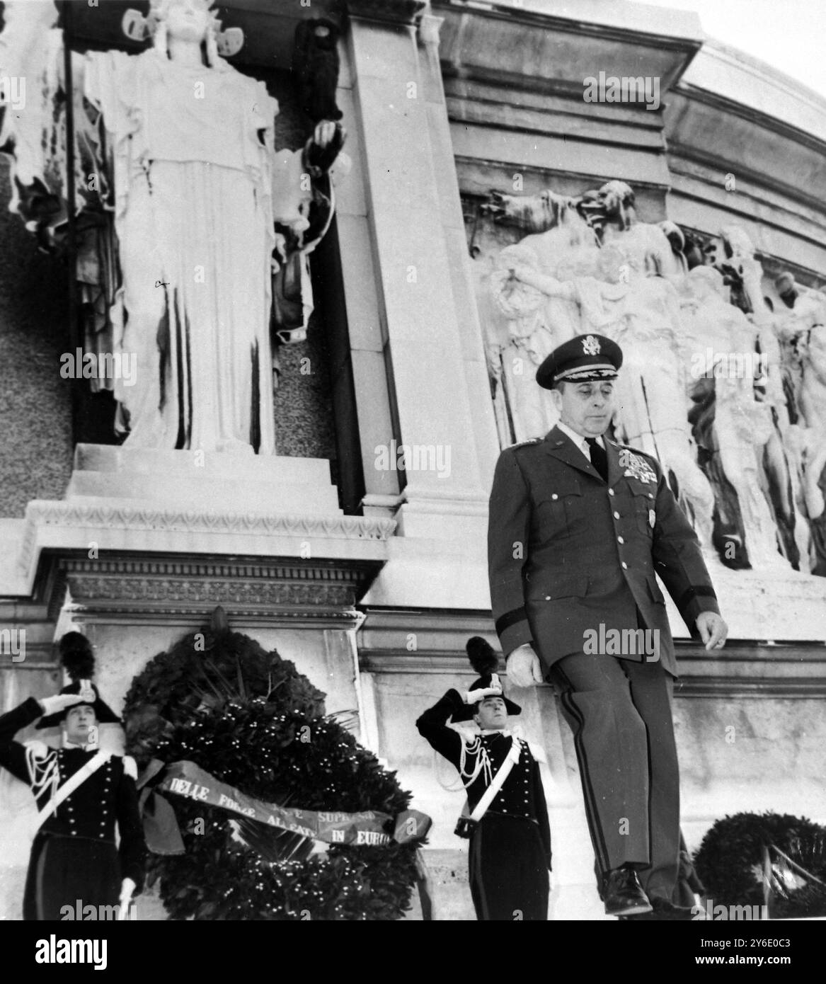 General lemnitzer hi-res stock photography and images - Alamy