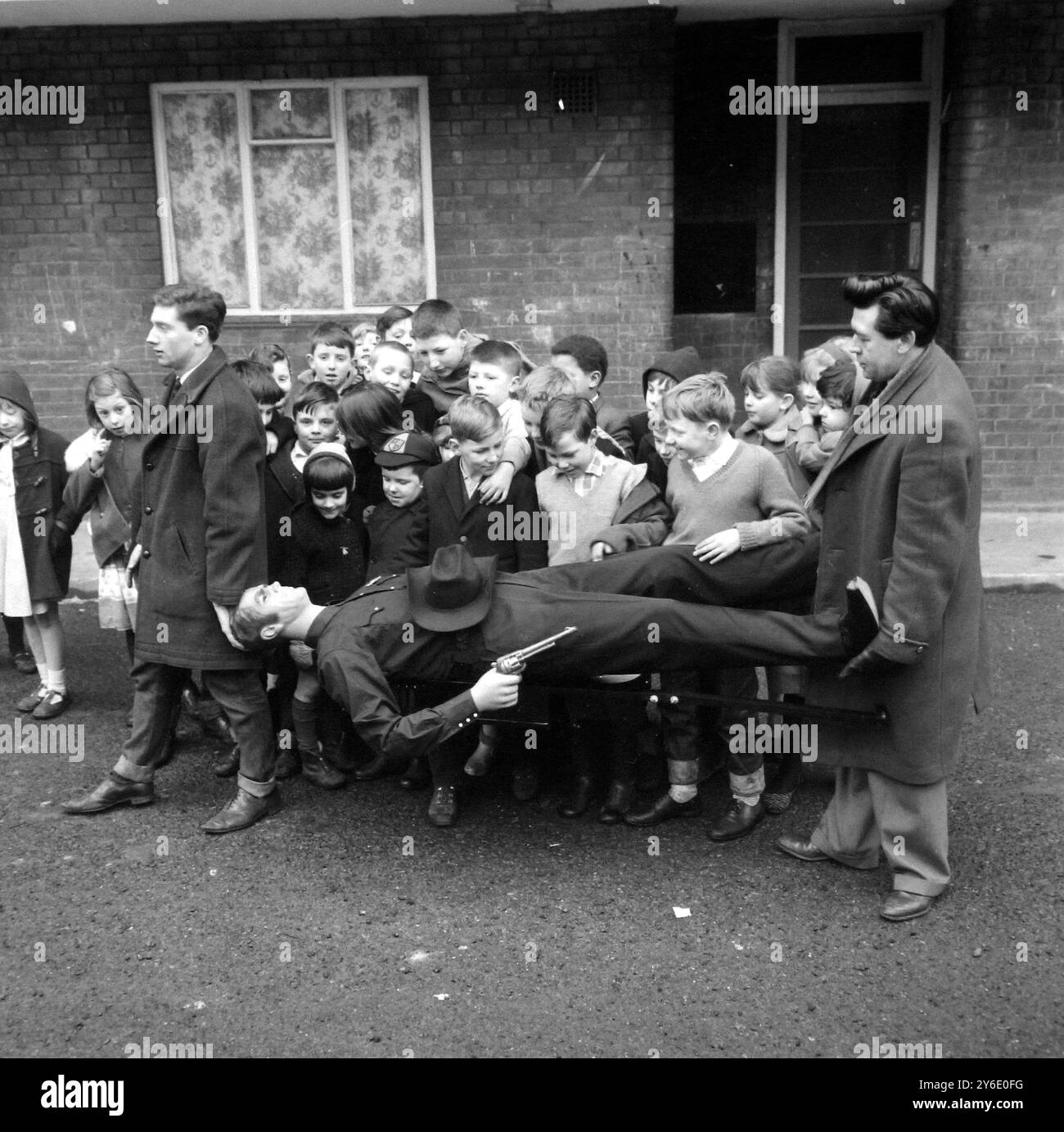ROBOT COWBOY CARRIED TO BOOT HILL ; 7 FEBRUARY 1963 Stock Photo - Alamy