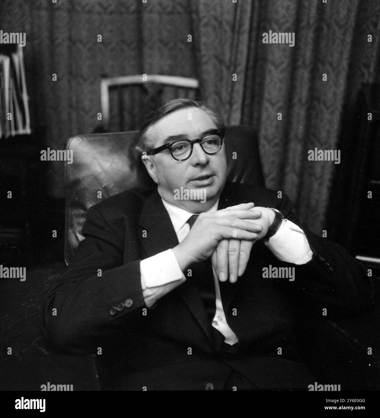 George brown 1960 hi-res stock photography and images - Alamy