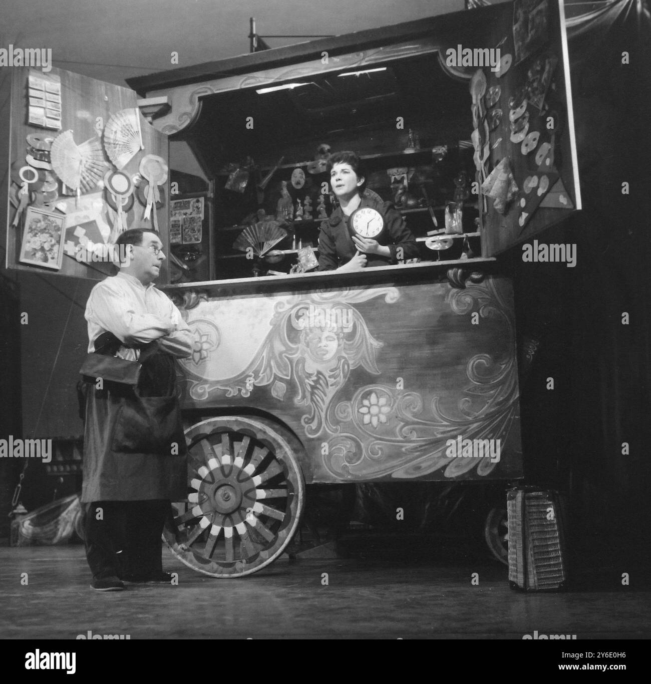ACTRESS SALLY LOGAN IN REHEARSALS OF THE NEW MUSICAL CARNIVAL AT ...