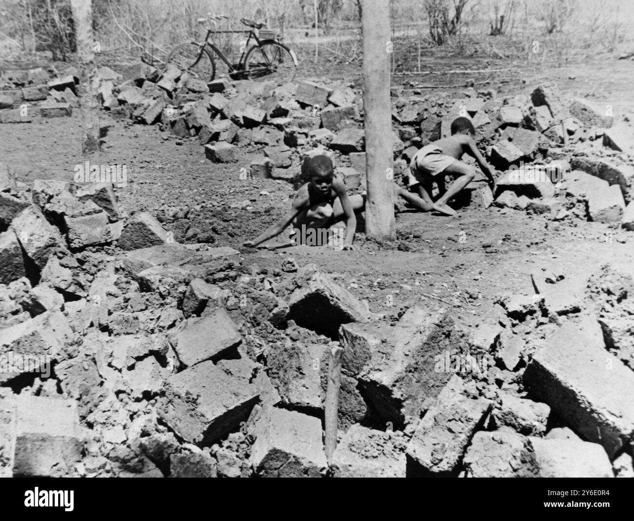SUDANESE CHILDREN IN STARVATION / ; 5 FEBRUARY 1963 Stock Photo - Alamy