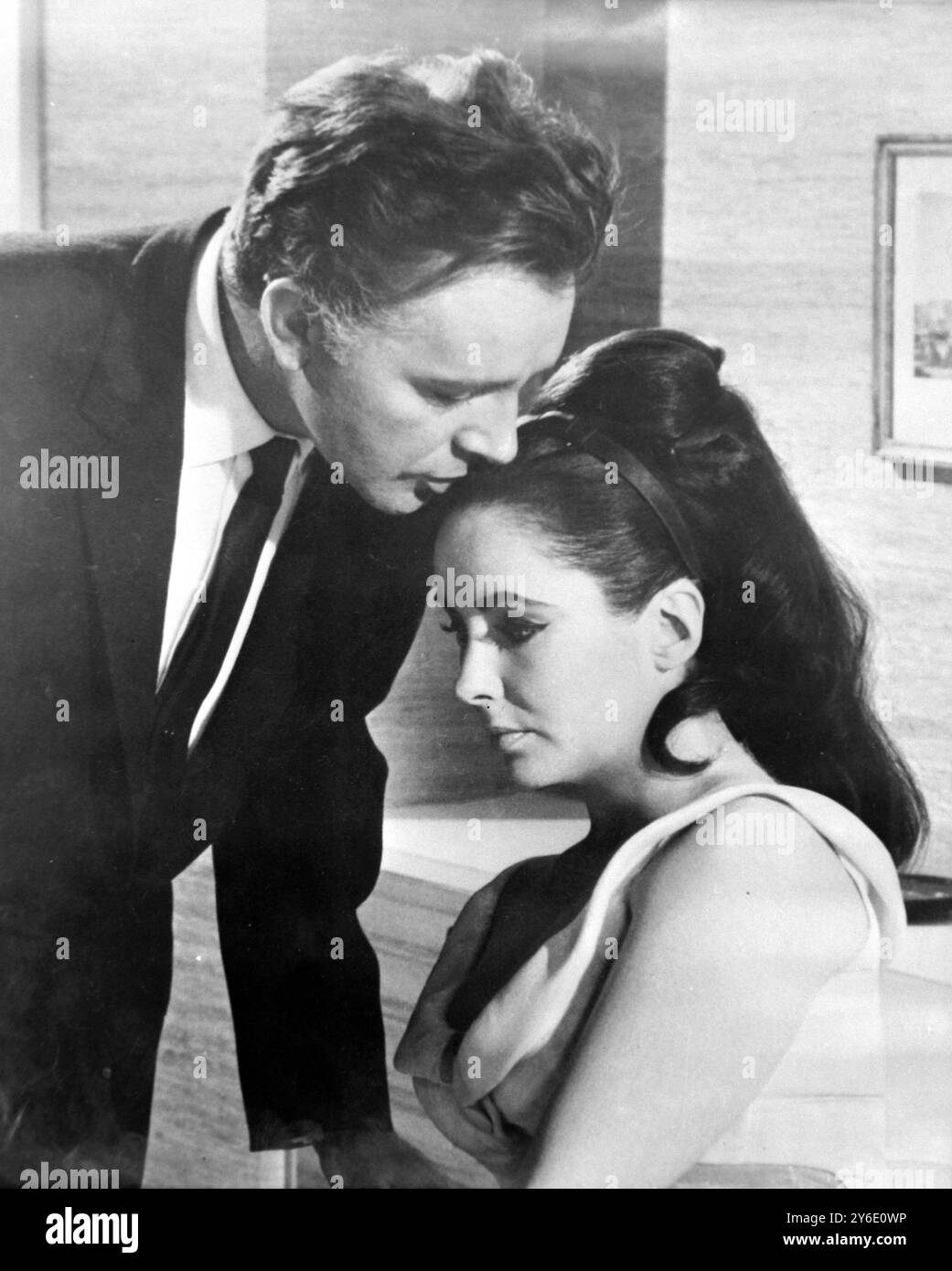 RICHARD BURTON FILMING VIPS WITH ACTRESS ELIZABETH TAYLOR / ; 4 ...