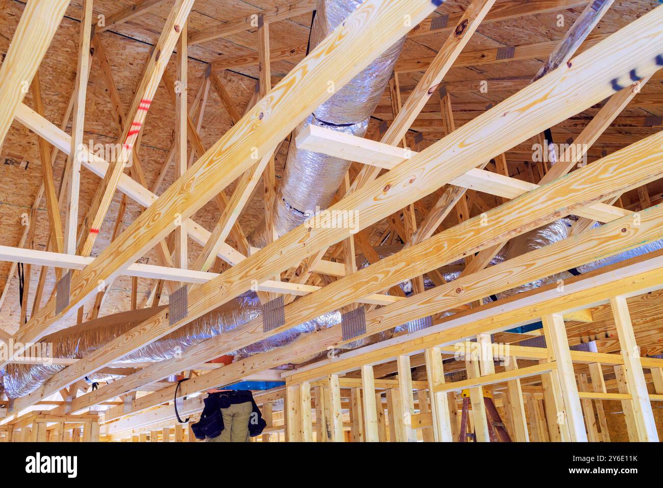 Silver hvac ducts hi-res stock photography and images - Alamy