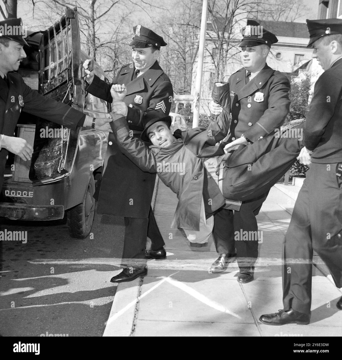 Sit in protest 1960s hi-res stock photography and images - Alamy