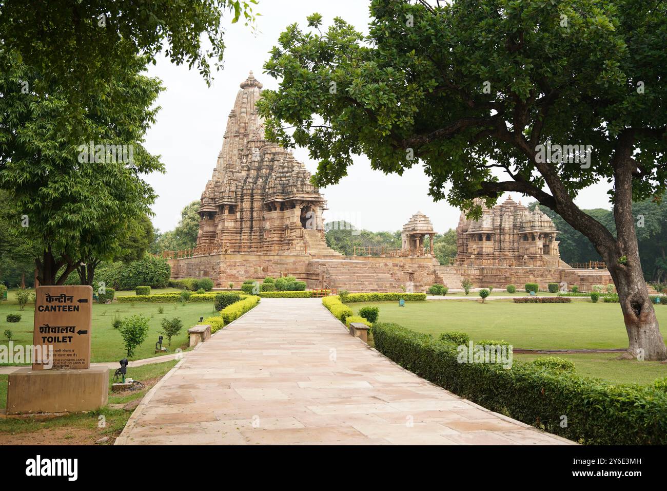 Kandariya Mahadeva, Lion and Jagadambi temple complex. Khajuraho Group ...