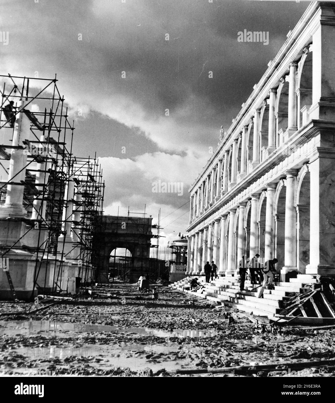 BASILICA FACADE - A FILM SET THE FALL THE ROMAN EMPIRE ; 22 JANUARY ...