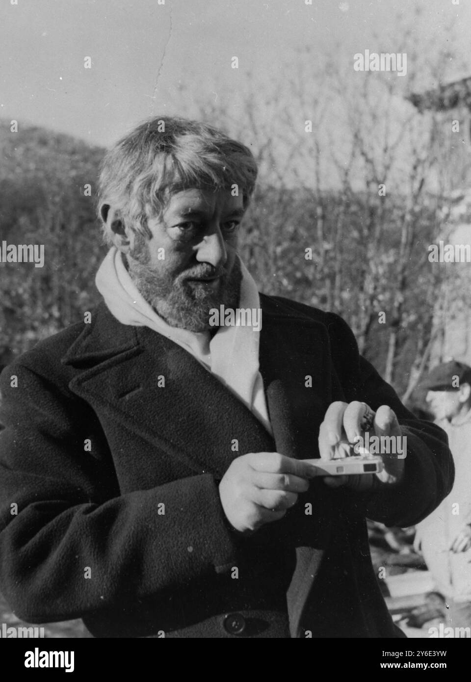 ALEC GUINNESS ON A FILM SET THE FALL THE ROMAN EMPIRE / ; 22 JANUARY ...