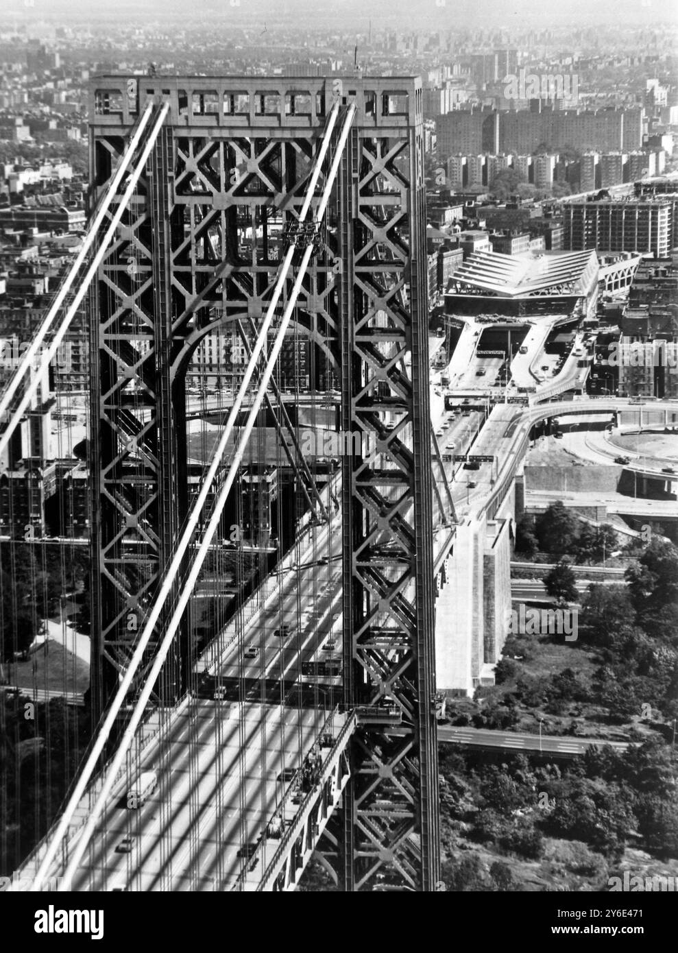 NEW YORK MODERN BUS STATION ON BRIDGE ; 18 JANUARY 1963 Stock Photo - Alamy