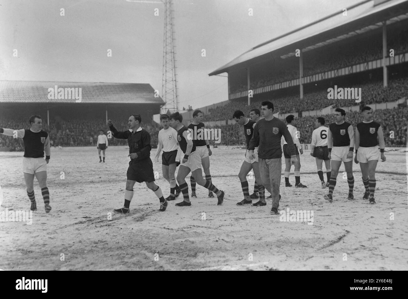 Tottenham hot spurs hi-res stock photography and images - Alamy