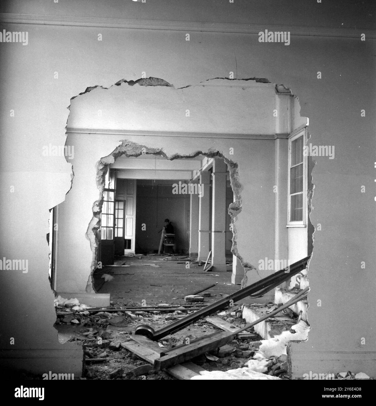 HORSE RACING HURST PARK DISMANTLING OF TRACK ; 16 JANUARY 1963 Stock ...