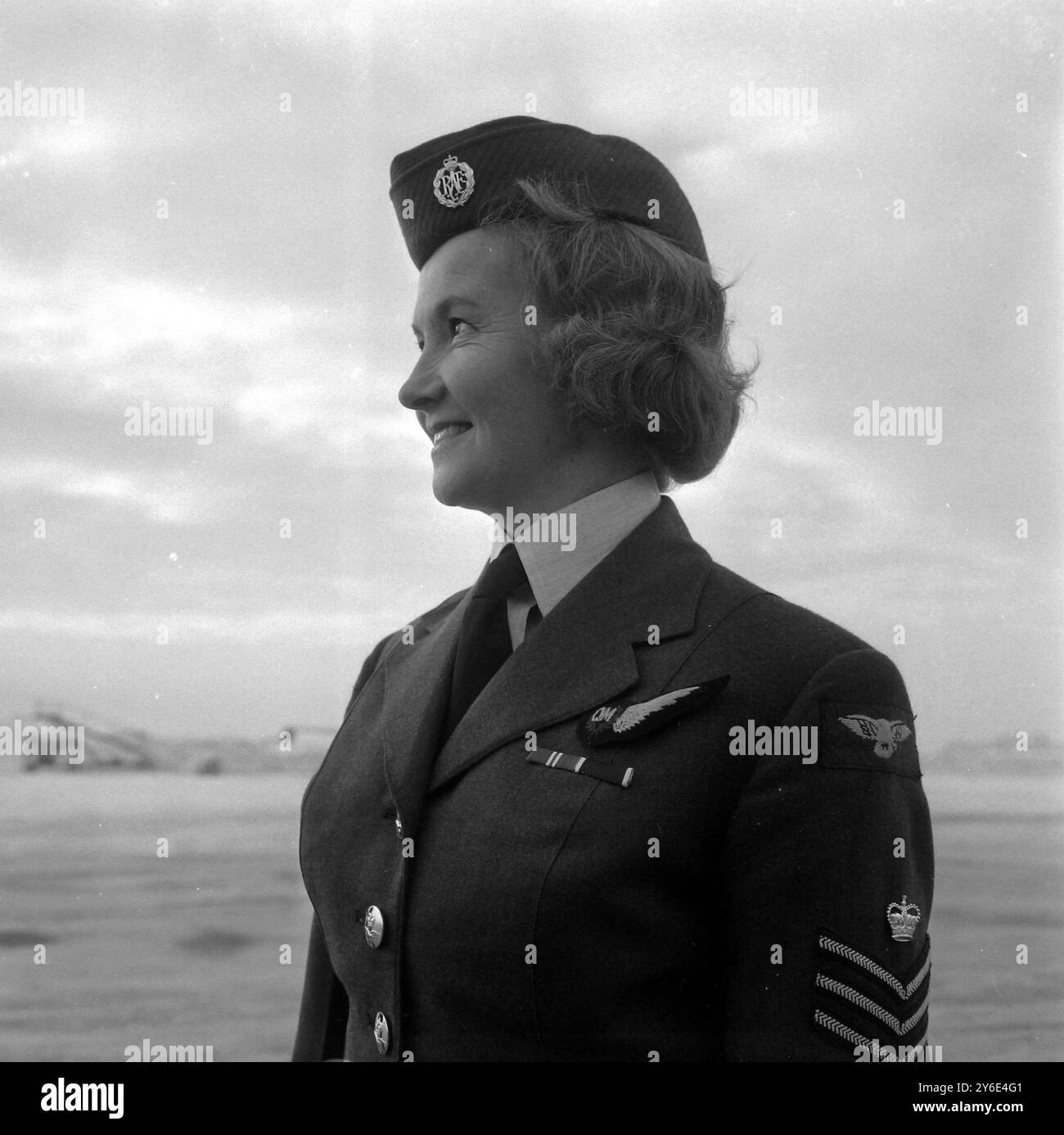 ANNE BOWDEN A FLIGHT SERGEANT 1ST WOMAN / ; 15 JANUARY 1963 Stock Photo ...