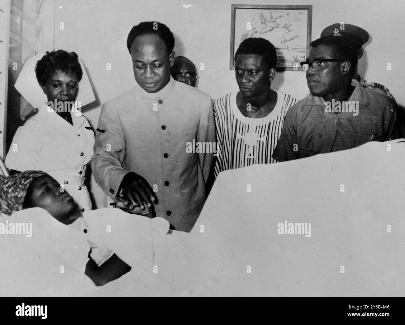ASANTEWA E VISITED BY PRESIDENT KWAME NKRUMAH IN ACCRA, GHANA / ; 14 ...