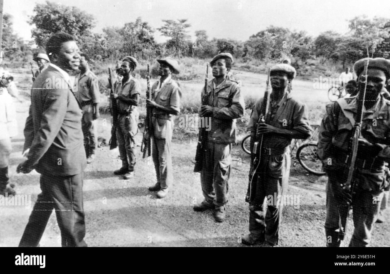 PRESIDENT MOISE TSHOMBE WITH KATANGESE SOLDIERS / ; 11 JANUARY 1963 ...
