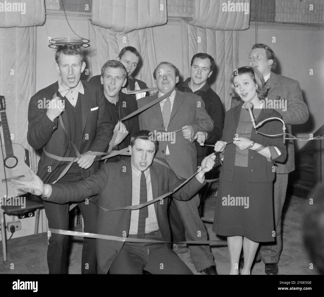 7 JANUARY 1963 THE CAST OF - THAT WAS THE WEEK THAT WAS - ON SET AT THE ...