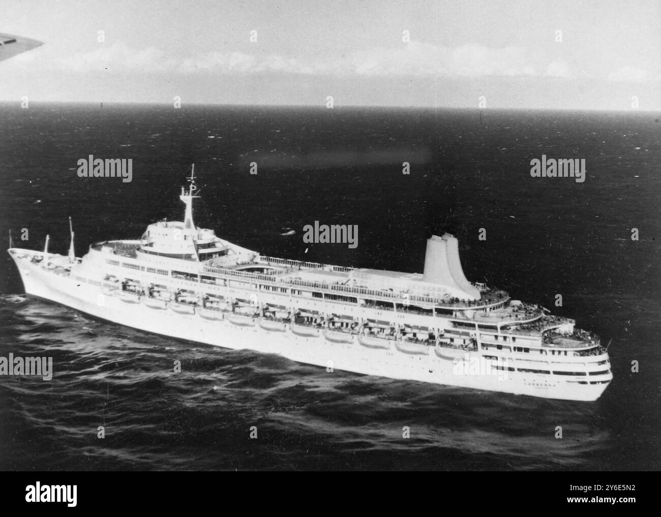 BRITISH LUXURY LINER HMS CANBERRA / ; 7 JANUARY 1963 Stock Photo - Alamy