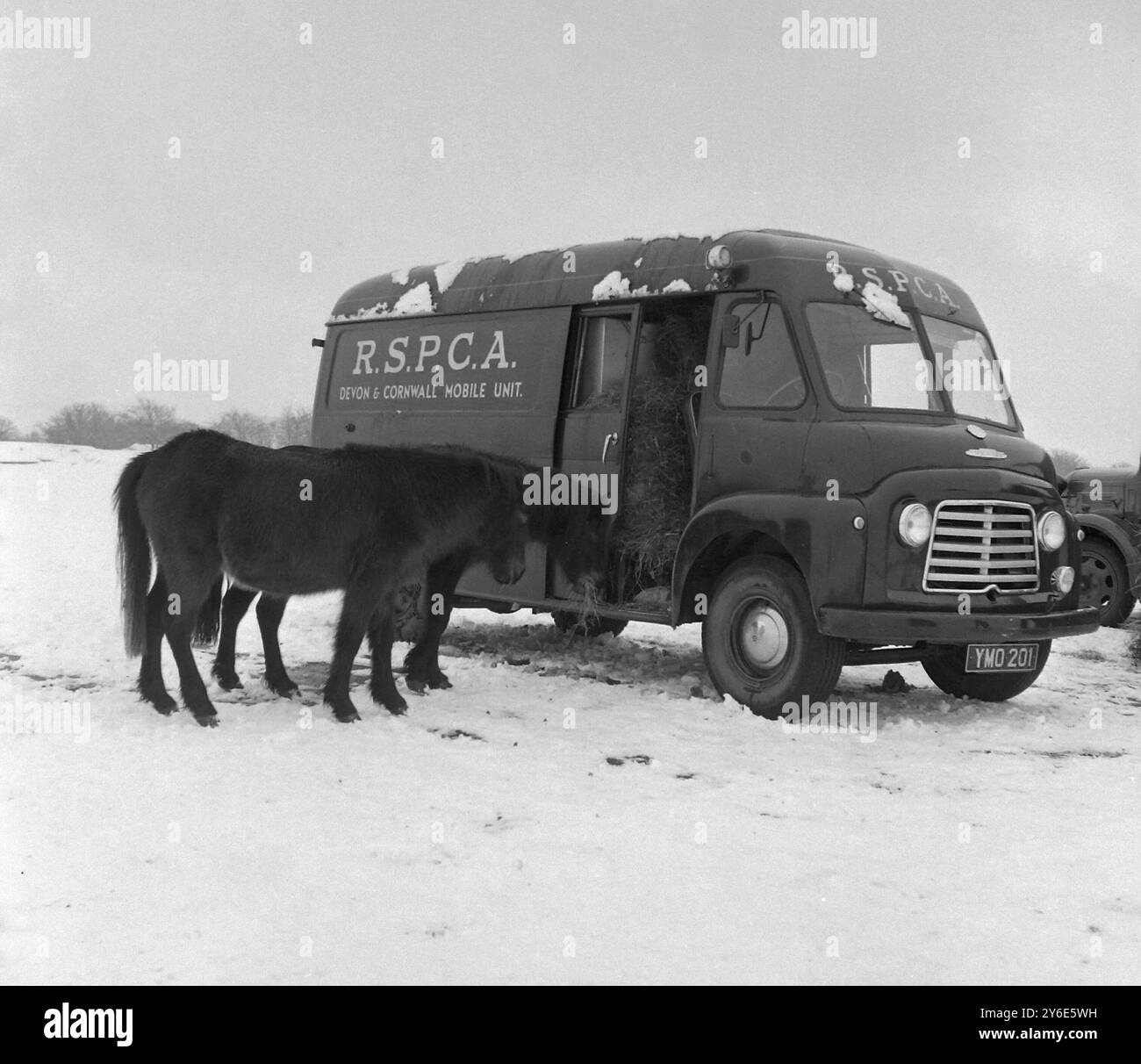 Snow in england 1960s hi-res stock photography and images - Alamy