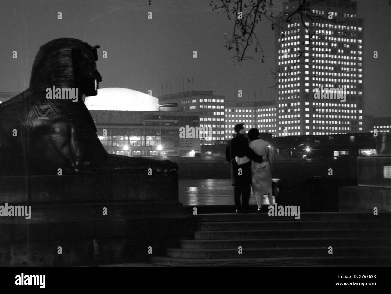 VIEWS LONDON BY NIGHT - RIVER THAMES BANK; 3 JANUARY 1963 Stock Photo ...
