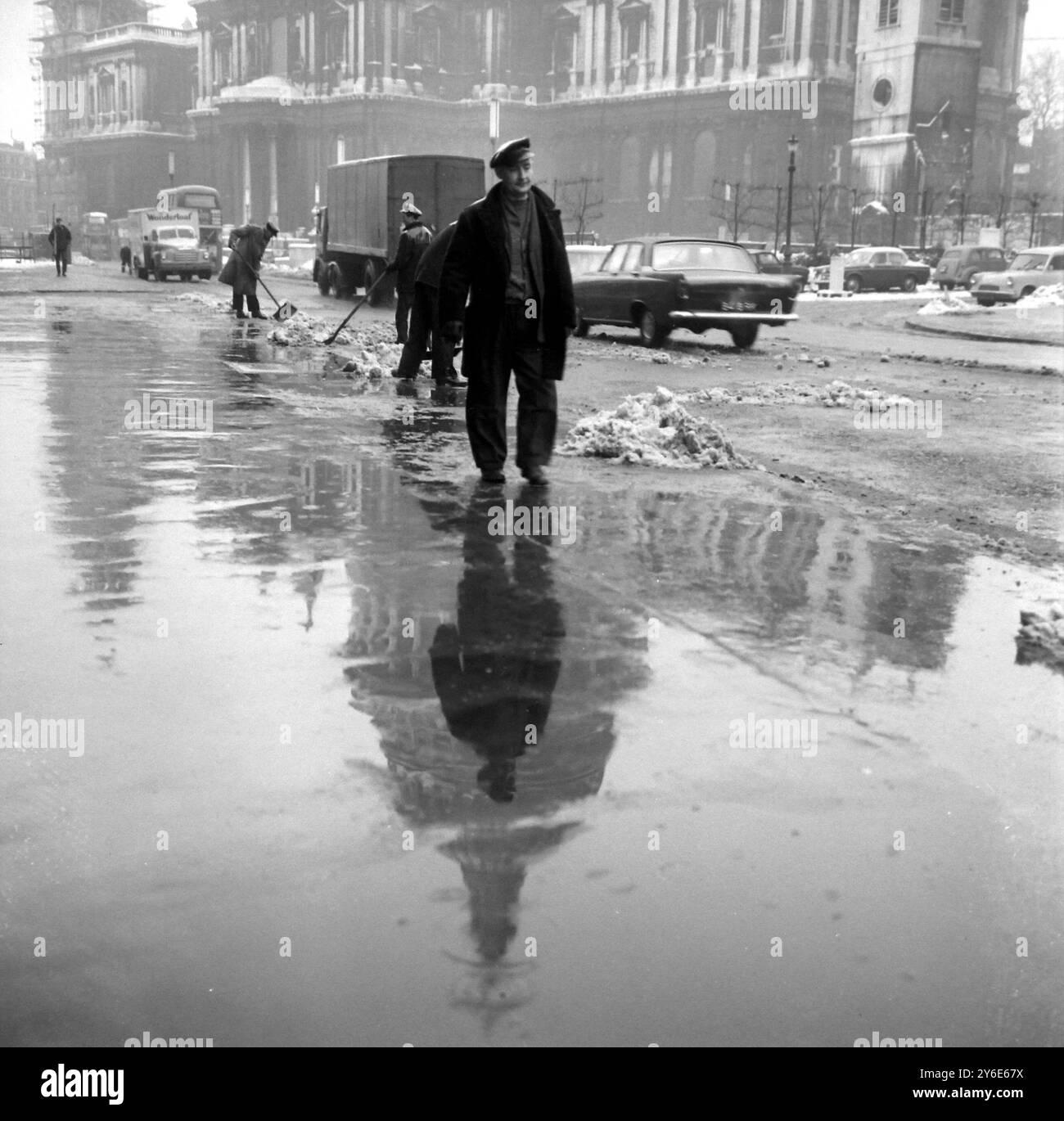 London snow 1963 Black and White Stock Photos & Images - Alamy