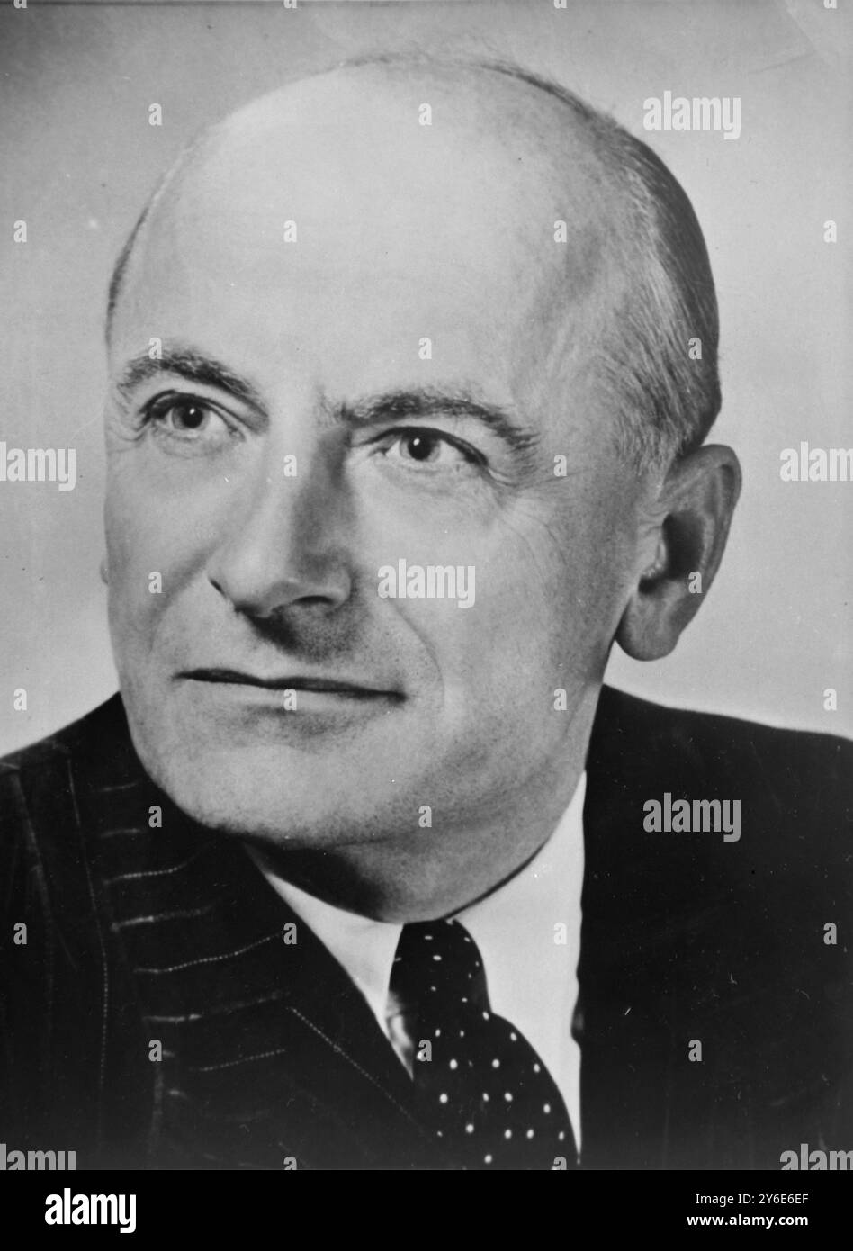 JAMES DENNING PEARSON PORTRAIT / ; 1 JANUARY 1963 Stock Photo - Alamy