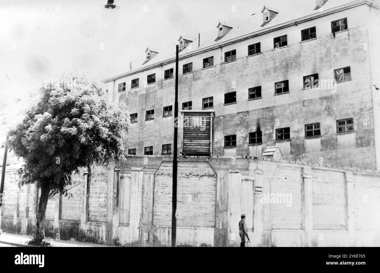 PRISON RIOTS & ATTEMPTED BREAKOUT AT PRISON IN BUENOS AIRES ; 22 ...