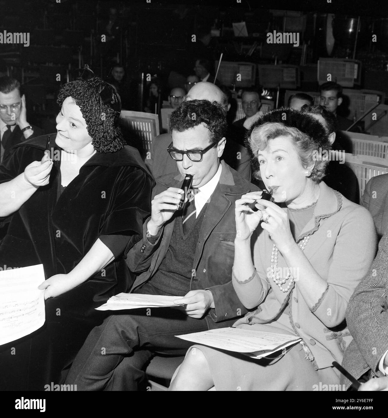 BARBARA KELLY REHEARSE TOY SYMPHONY IN C IN LONDON / ; 20 DECEMBER 1962 ...