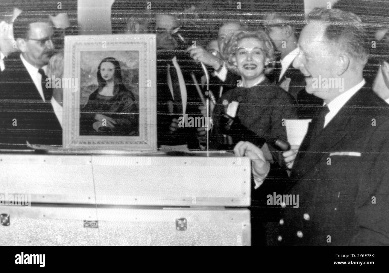 GEORGES CROISILE WITH MONA LISA IN WASHINGTON / ; 19 DECEMBER 1962 ...