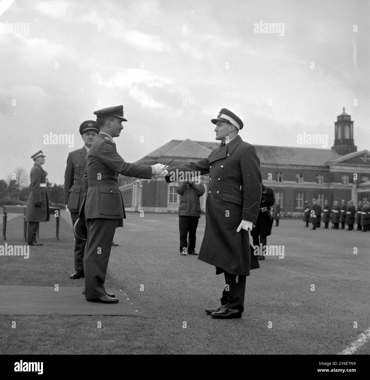 KING HUSSEIN PRESENTS OFFICER WITH A SWOR IN CRANWELL ; 18 DECEMBER ...