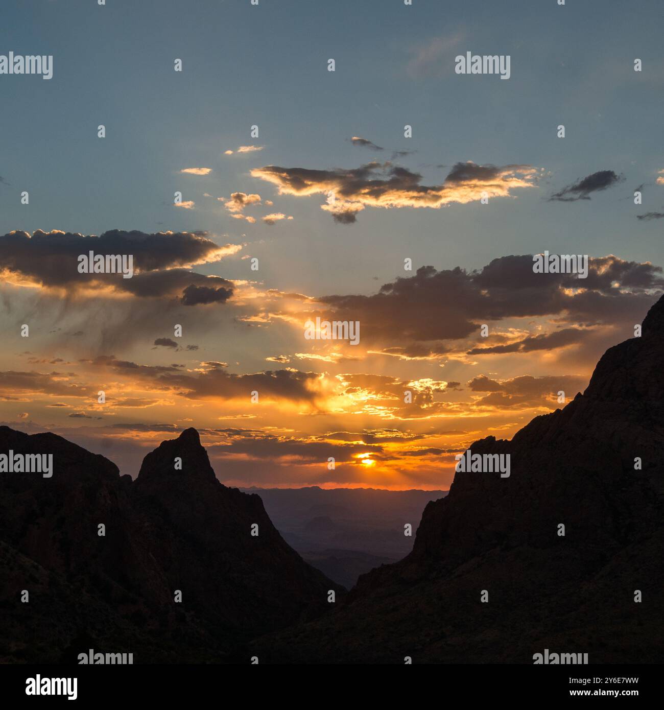 Big bend national park mountains hi-res stock photography and images ...