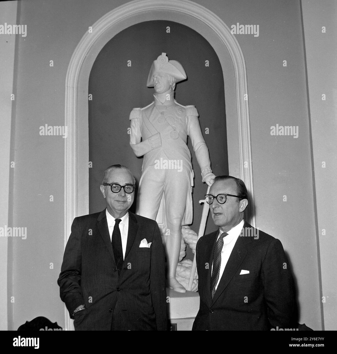FRED KORTH WITH LORD CARRINGTON IN LONDON ; 17 DECEMBER 1962 Stock ...