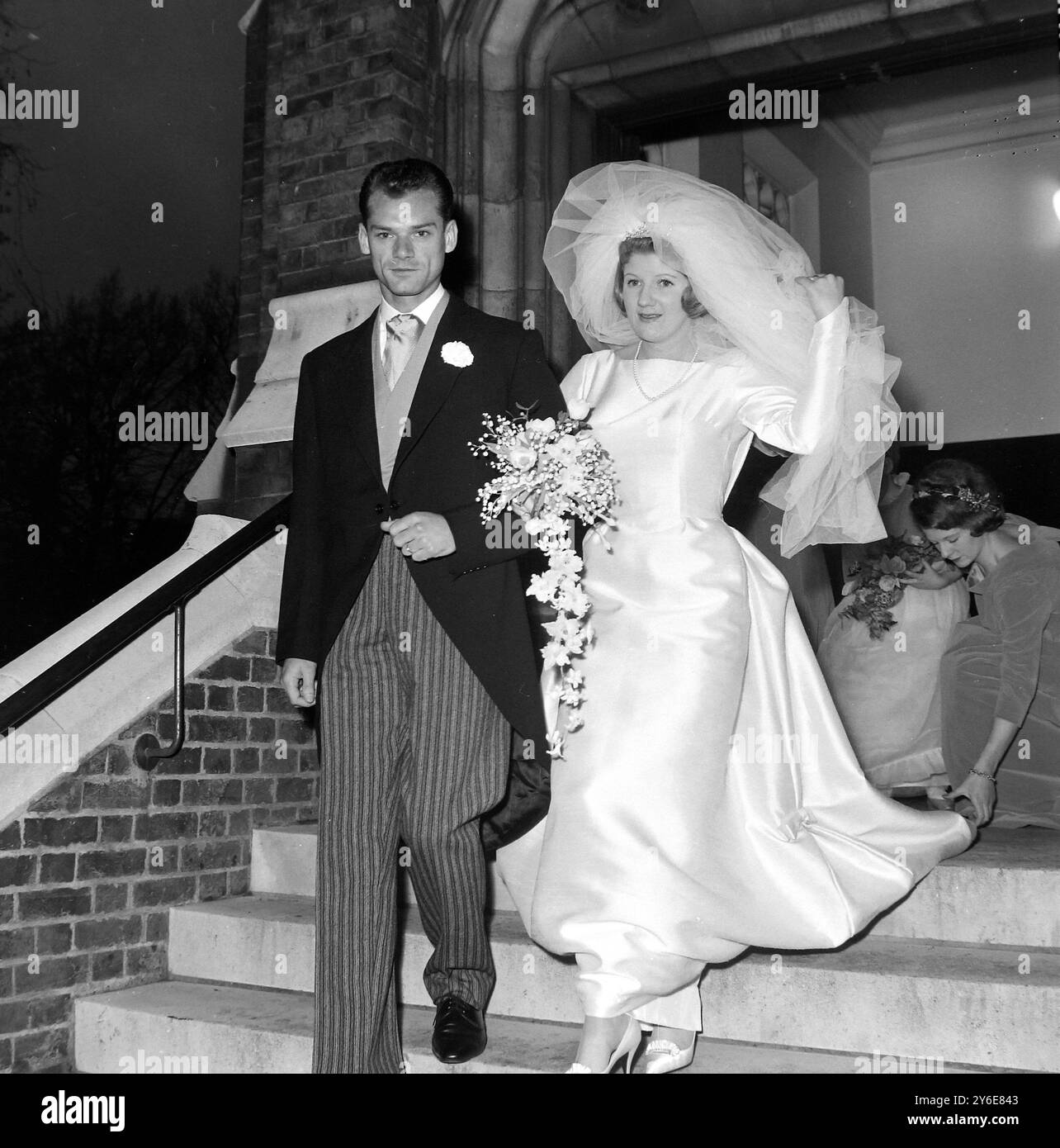 JANE ROBERTS WEDS CLAUDE MAURIN ; 15 DECEMBER 1962 Stock Photo - Alamy