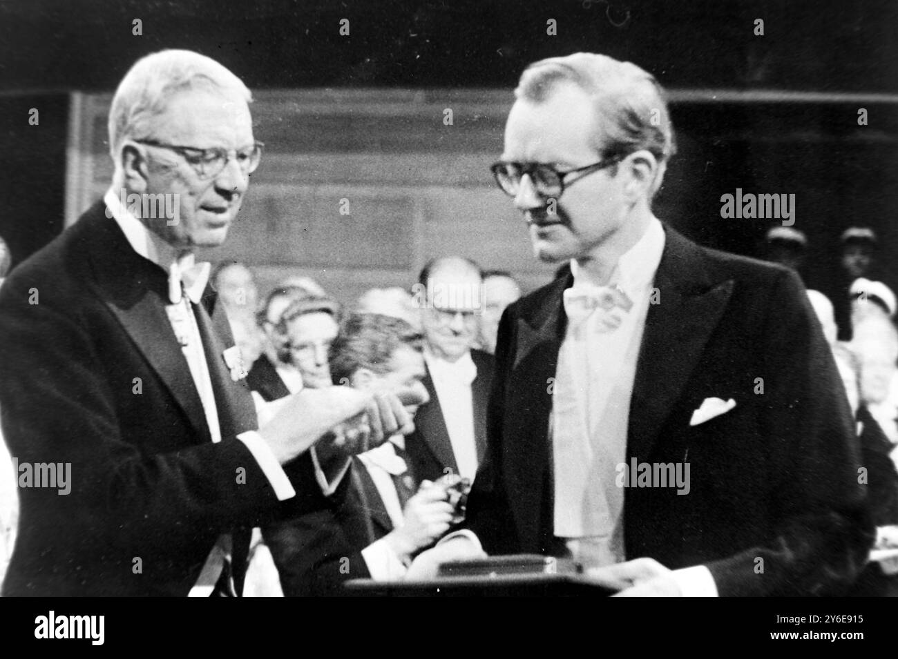 KING GUSTAV VI WITH MAURICE WILKINS NOBEL PRIZE WINNER ; 12 DECEMBER ...