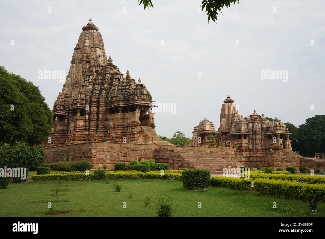 Kandariya Mahadeva, Lion and Jagadambi temple complex. Khajuraho Group ...