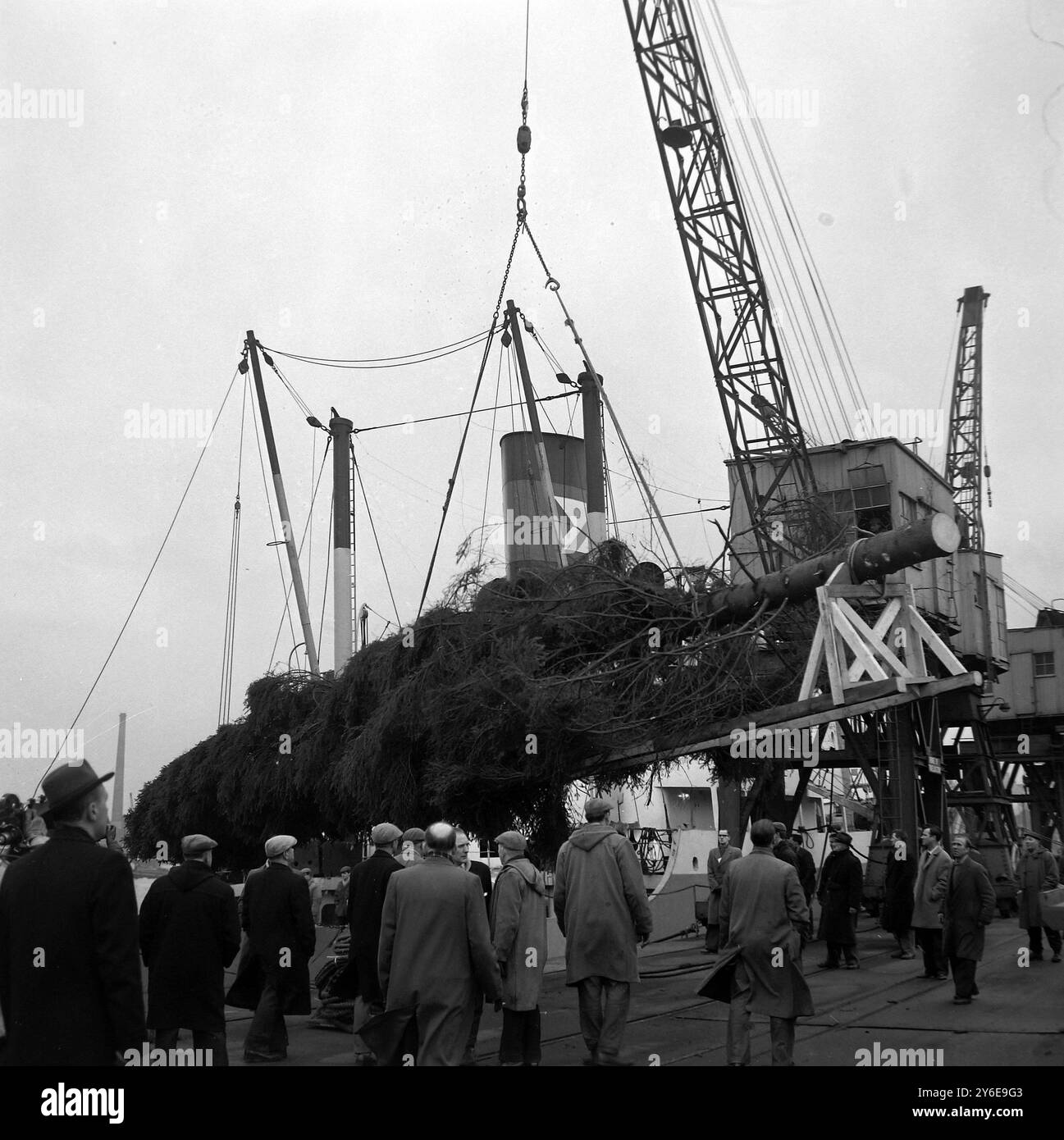 London 1962 docks Black and White Stock Photos & Images - Alamy