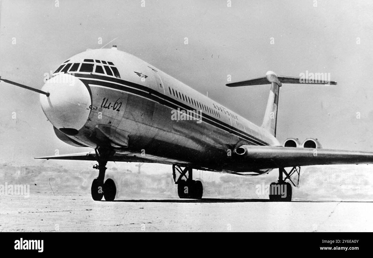 RUSSIAN PLANE AIR ILYUSHIN IL 62 IN MOSCOW ; 5 DECEMBER 1962 Stock ...